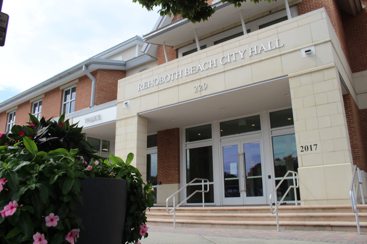 Rehoboth Beach manager contract sparks fight over speech